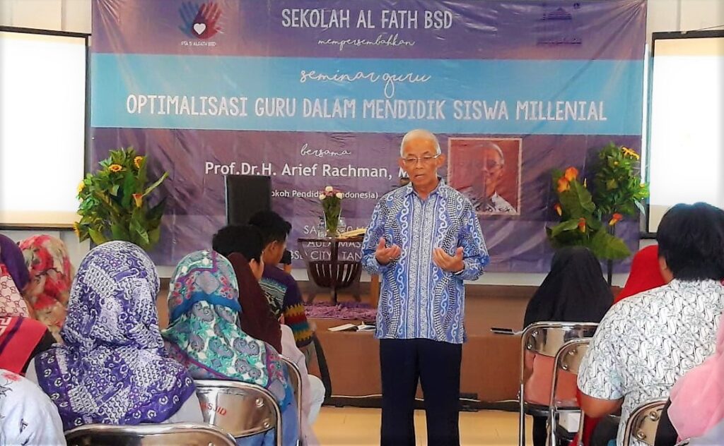 Seminar “Optimalisasi Guru Dalam Mendidik Siswa Milenial”, dengan ...