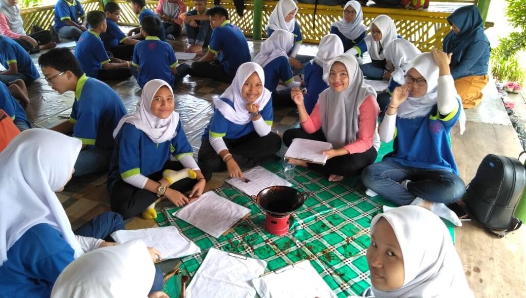 SMP Al-Fath Belajar di Kampung Horta - Alfath School